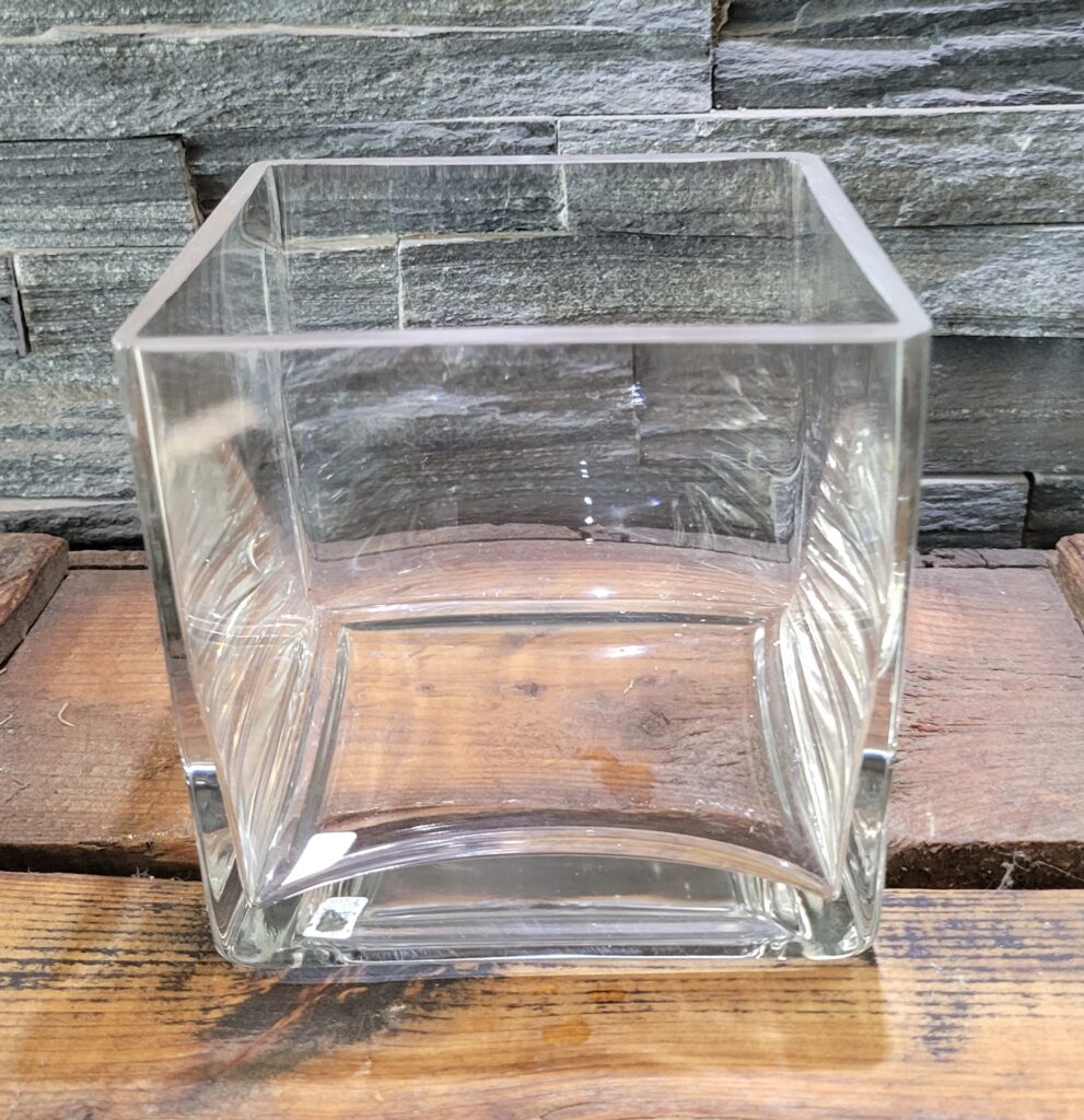 Vase en verre cube - Saint-Rémi Fleuriste | 450 454-3342